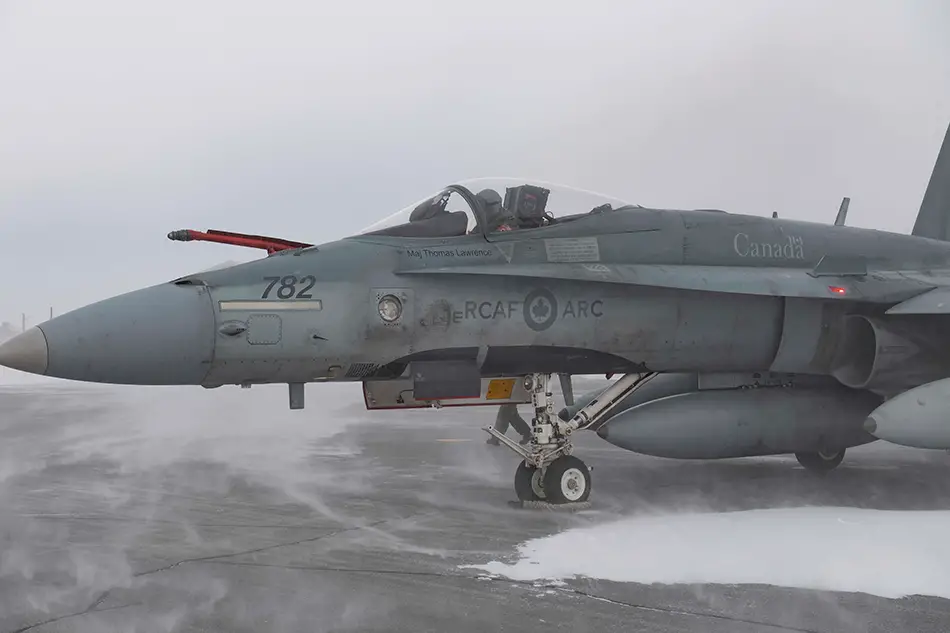 Military Photos Cold And Windy In Thule