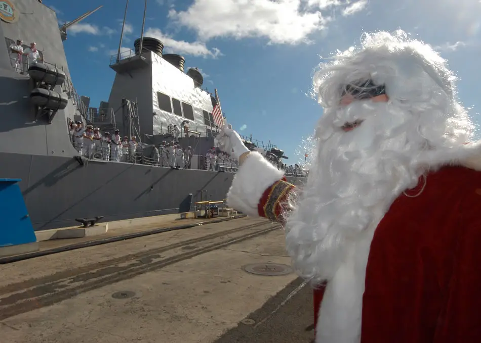 Military Photos Santa Shows His Support